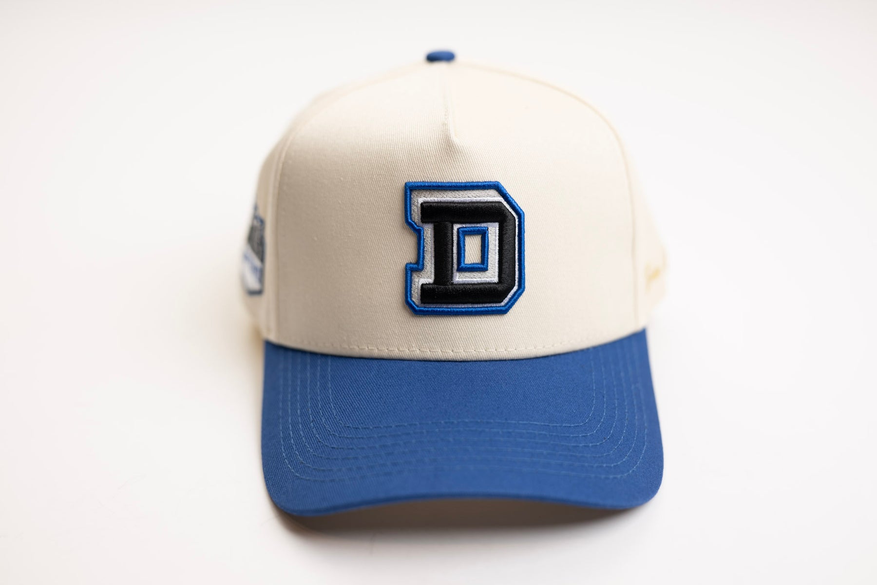 TRUE D HAT - ROYAL / OFFWHITE